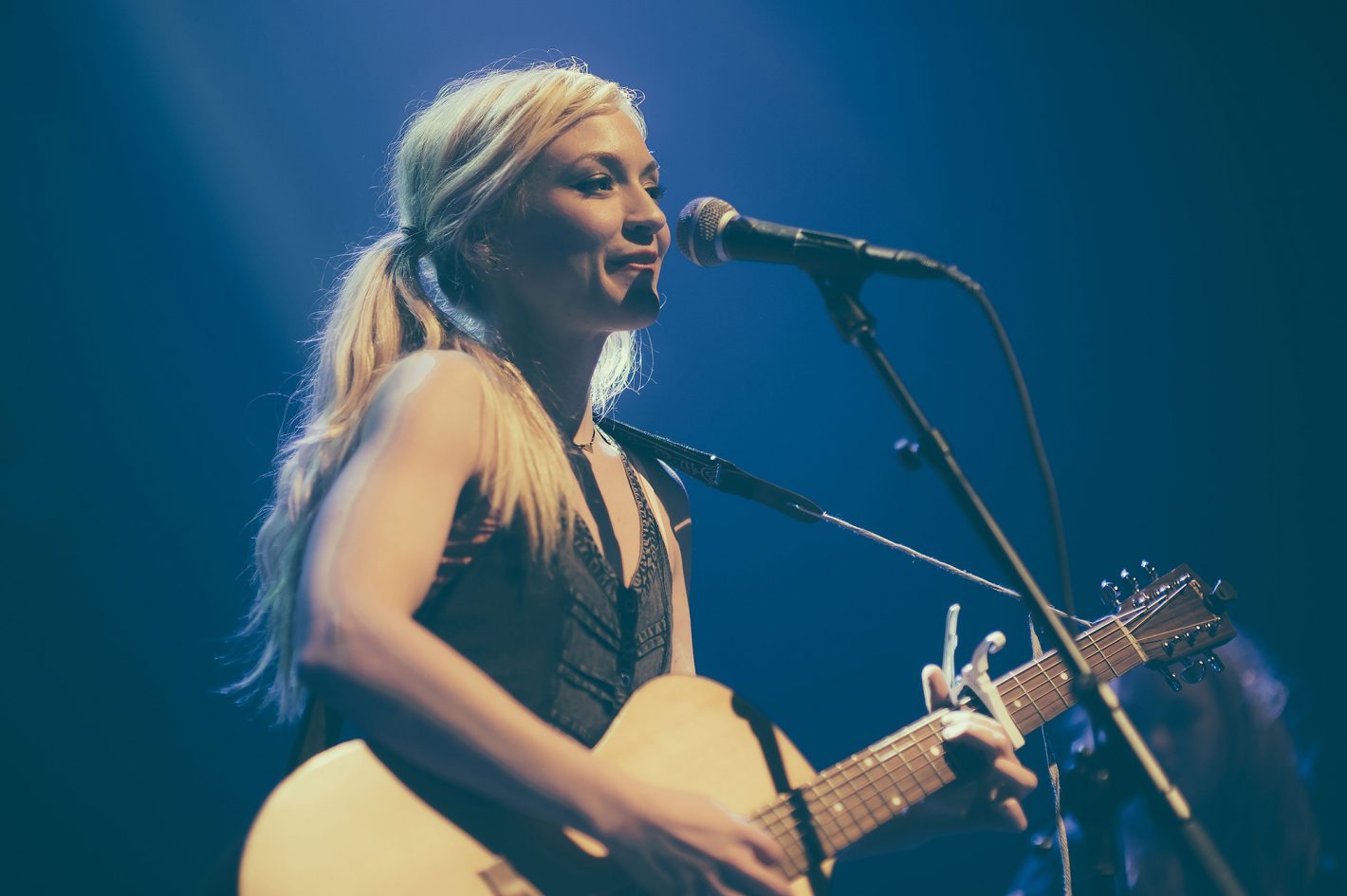Emily Kinney of the Hit Show The Walking Dead Is Playing a Show at ...